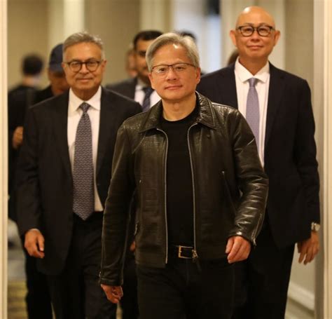 Ai教父黄仁勋想与安华会面 “他是世上唯一ai首相” Klse Screener