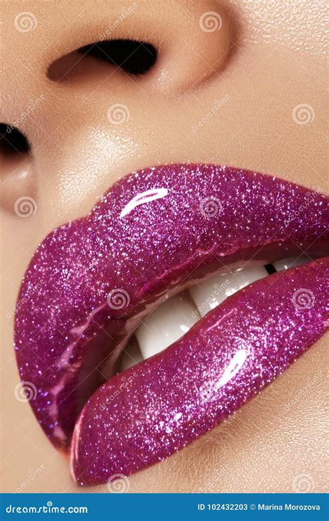 Glamour Magenta Gloss Lip Make Up Fashion Makeup Beauty Shot Close Up