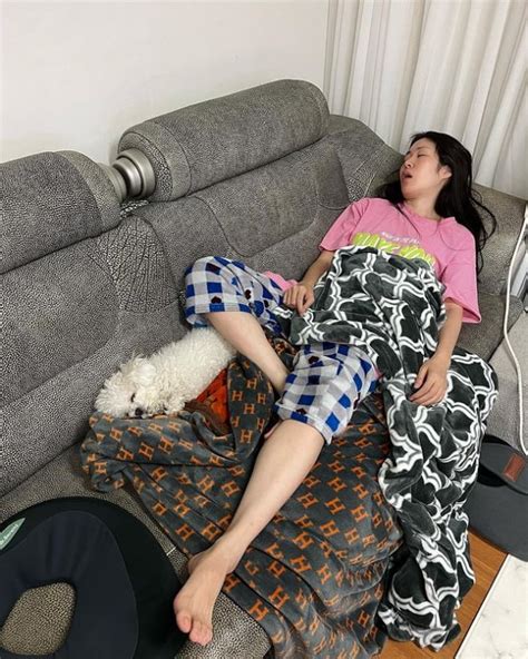 김태현♥ 미자 소녀처럼 예쁘게 잔다고 착각…현실은 입 벌리고 쿨쿨 텐아시아