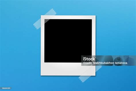 사진을 넣기위한 파란색 배경에 빈 폴라로이드 사진 프레임 모형 템플릿 파란색 배경에 대한 스톡 사진 및 기타 이미지 파란색 배경 사진첩 비어 있음 Istock