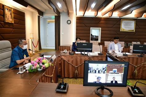 สำนักงาน กปร ร่วมประชุมมอบนโยบายสร้างความเข้มแข็งให้กับสถาบันเกษตกร