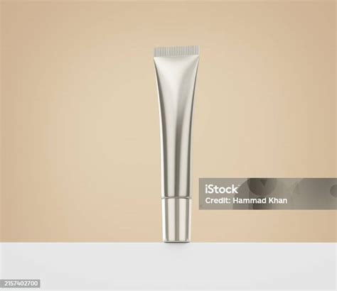 실버 화장품 크림 튜브 모형 제품 연단에 서서 베이지 색 배경 3d 일러스트 3차원 형태에 대한 스톡 사진 및 기타 이미지 3차원 형태 강단 개념 Istock