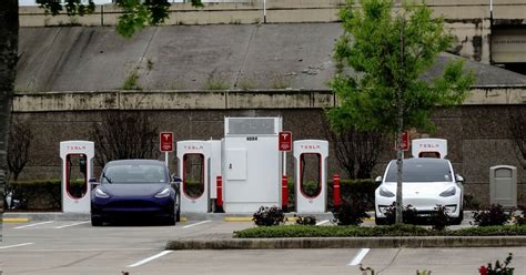 테슬라 가격 경쟁력 앞세워 美 전기차 충전소 보조금 싹쓸이