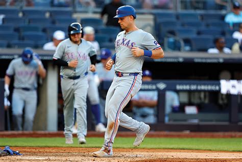 Nathaniel Lowe Savoring Ups And Downs With Texas The Dispatch