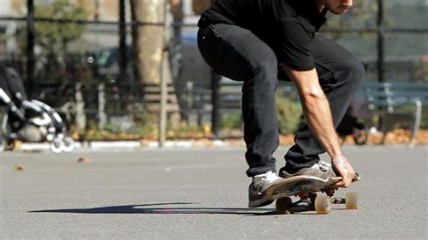 How To Do A 360 Boneless Skateboarding Tricks Youtube