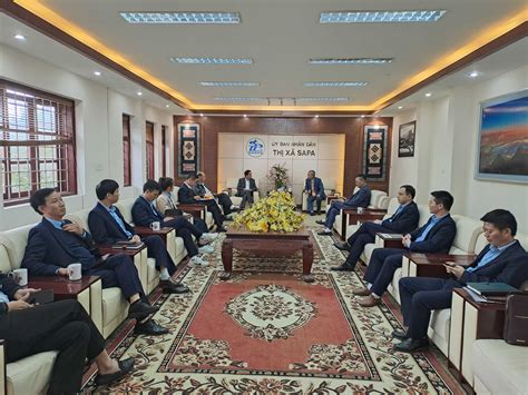 Công ty Cổ phần Tập đoàn CĐ Việt Nam tặng tỷ đồng xây dựng nhà Đại đoàn kết