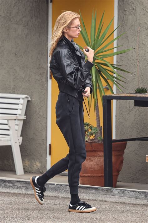 Stella Maxwell Defines Model Off Duty Street Style • Celebmafia