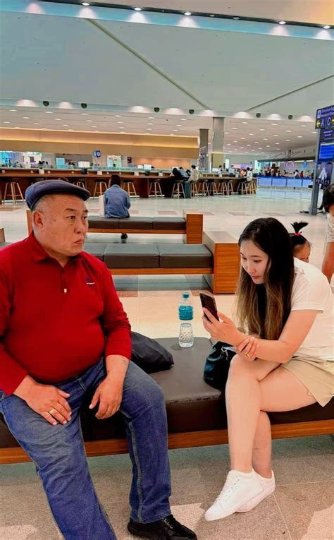 Б Хазайлгаж болохгүй титэм шиг нэрээр тань бид овоглосон Халуун зүрхний хайр энэрлийг тань