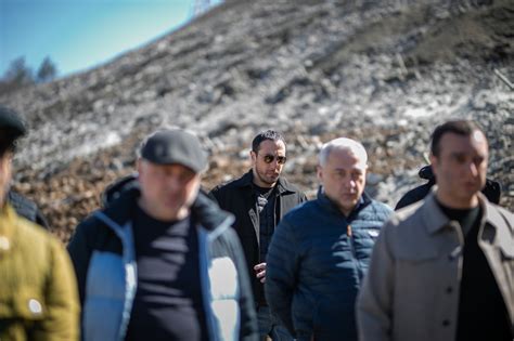 თბილისის მერია Tbilisi City Hall ვაკის რაიონში წყნეთის გზატკეცილზე საავტომობილო გზის