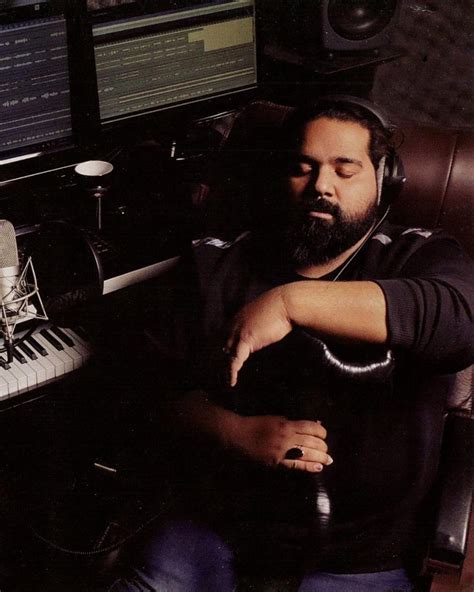 دانلود آلبوم فقط گوش کن از رضا صادقی خوبو