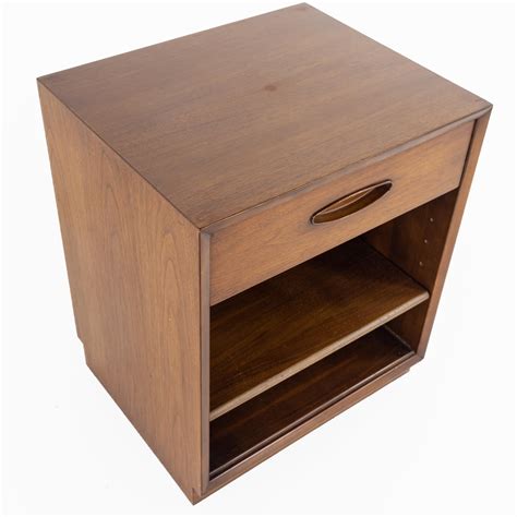 Henredon Circa 60 Mid Century Walnut Nightstand For Sale At 1stdibs