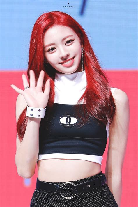 Itzy Yuna Wallpapers Wallpaper Cave