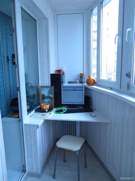 Угловой столик на балкон 86 фото