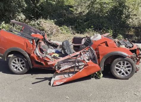 Pai E Filho Morrem Após Carro Ficar Totalmente Destruído Na Br 153