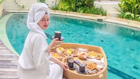 Sempat Jadi Putri Duyung Selebgram Jehan Albert Fauzie Kini Pilih