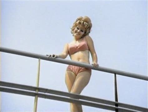 Naked Amadee Chabot In El Aviso Inoportuno