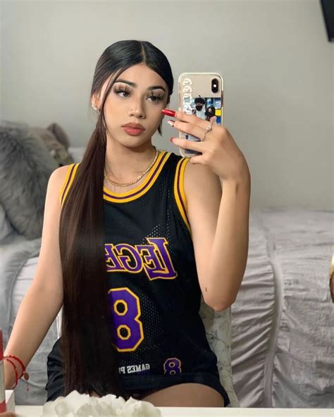 Pin By Stefania Castiglia On Baddie Era Cute Simple Outfits Latina