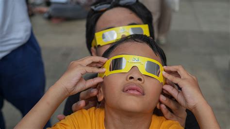 Solar Eclipse Glasses Safe Way To View Eclipse