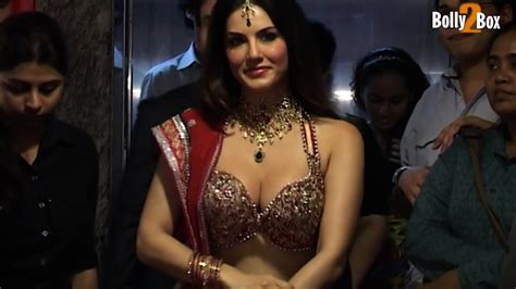 Sunny Leone Boob Bra Showing Aletta Ocean