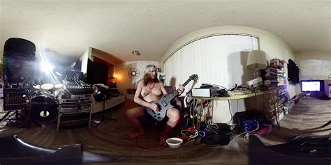 Lizzy Yum АМ МАЙ 2025 мастурбация дилят купание не даю дойти до оргазма большие сиськи