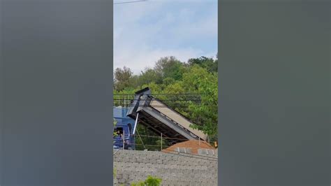 덤프트럭 토사 하차 Youtube