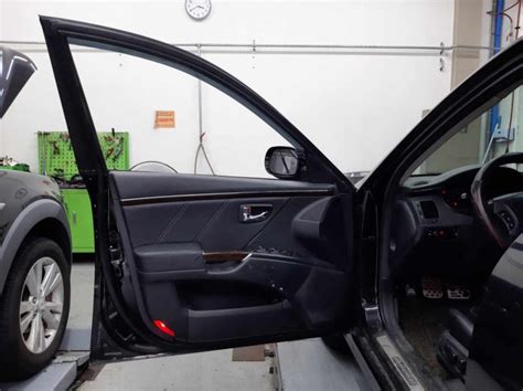 그랜저tg 자동차 운전석 문이 잠겨서 안에서 밖에서 모두 열리지 않음그랜저 차 문이 안 열리는 고장 수리자동차 문 잠금장치 고장 수리자동차 도어락 고장도어록 고장수리