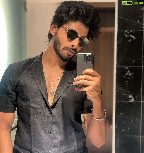 Vijay Varma Wiki Biography Age Gallery Spouse And More