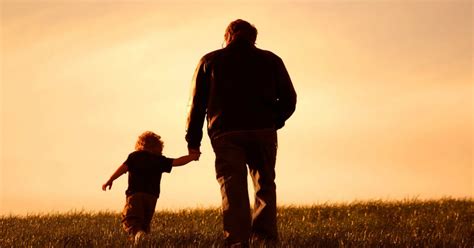 أجمل صور وعبارات في حبّ الأب وتضحياته جنوبية