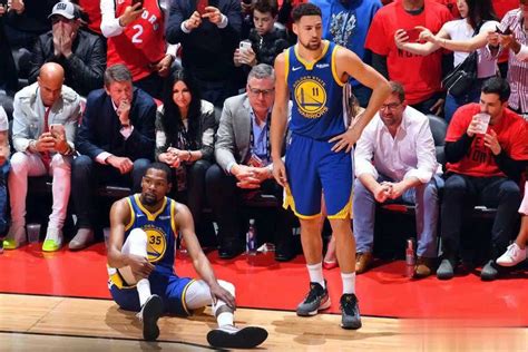克莱汤普森：nba总决赛g6重伤不下火线，坚持完成罚球壮举！