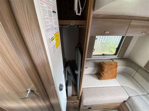 Swift Escape Compact C404 We Buy Any Motorcaravan