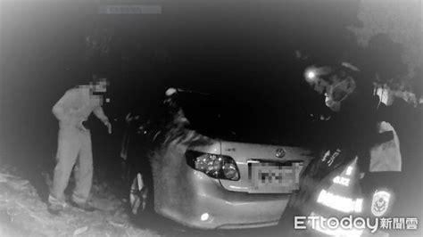 屏東翁北上訪友 忘拔鑰匙被反鎖車外！南投警神救援 Ettoday地方新聞 Ettoday新聞雲
