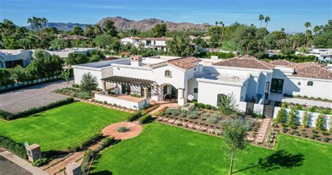 Rihanna Spent Over 500k On Rental House For The Super Bowl