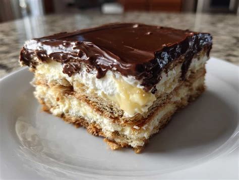 15 Minute No Bake Eclair Cake Thats Irresistibly Creamy Empireofrecipes