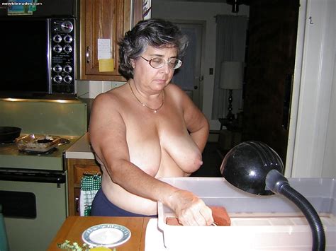 Busty Women 34 Older Women Special Porn Pictures Xxx Photos Sex