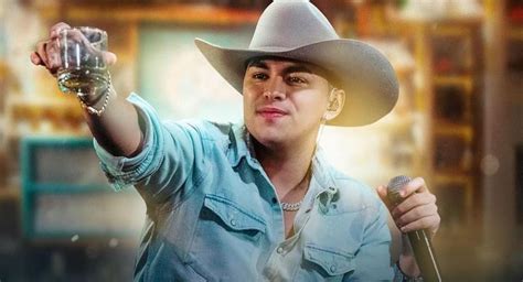 Yeison Jiménez Sorprendió A Su Madre Con Lujoso Regalo De Navidad