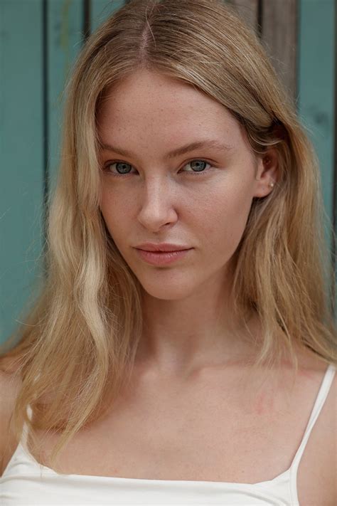 Mot Models Helena B