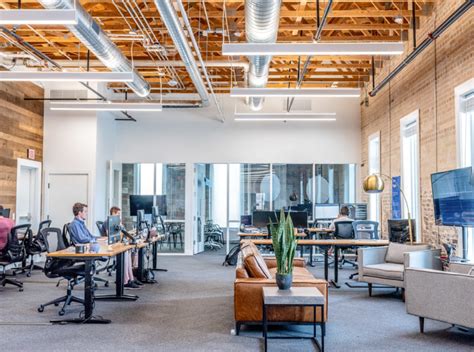 4 Factors That Make A Comfortable Work Environment And How They Impact