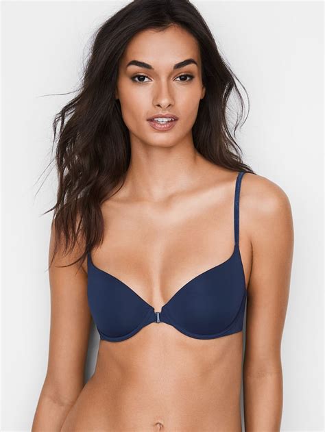 Picture Of Gizele Oliveira