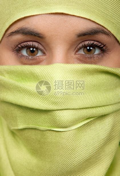 戴面纱的年轻女子高清图片下载 正版图片303811633 摄图网