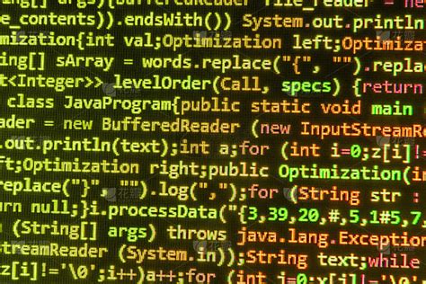 软件开发人员编程代码在计算机上