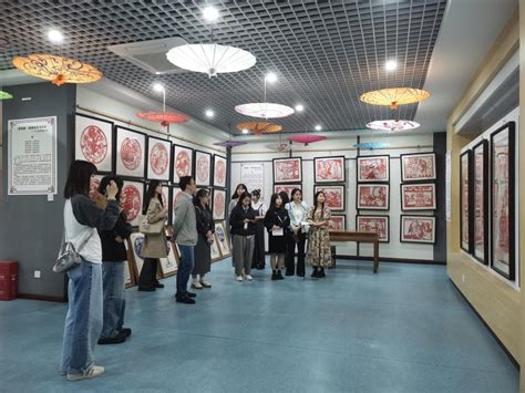 美术学院组织2023级研究生前往重庆凤鸣山中学观摩学习 美术学院