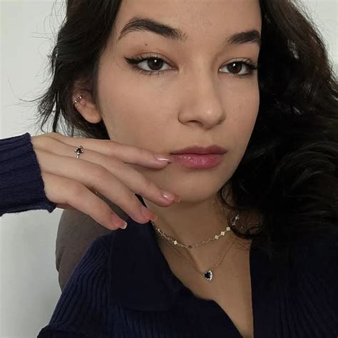 Delia Delia Toma • Threads Say More