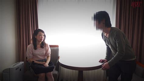母親を興奮させてどうするの？」息子の勃起に欲情した母親が本気でねだる！！ 近親 姦生中出し 8 321795人気av女優観察日記 無料