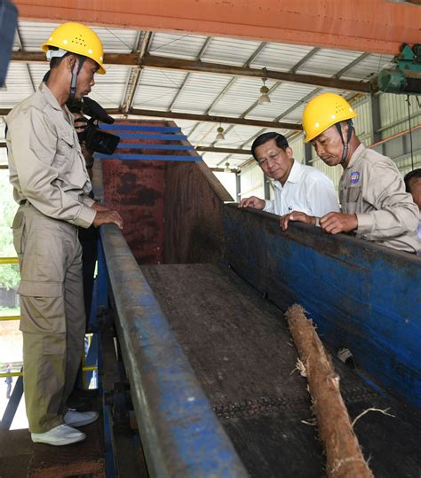 နိုင်ငံတော်စီမံအုပ်ချုပ်ရေးကောင်စီဥက္ကဋ္ဌ နိုင်ငံတော်ဝန်ကြီးချုပ် ဗိုလ