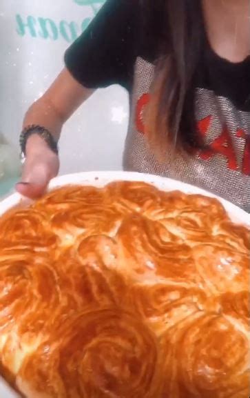 Луиза Григорова замеси майсторска погача за 40 дни на сина си Снимки от купона За Жената