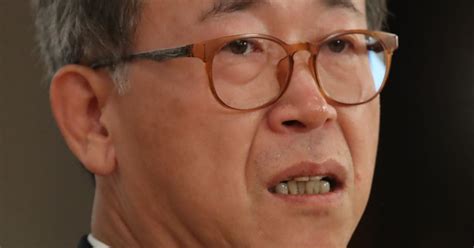 뉴시스포럼 인사말하는 김형기 대표