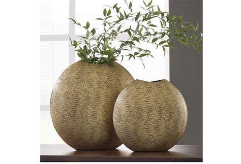 ლარნაკი Iansboro • Ashley Homestore