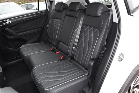 【2024款 途观l 出众款 330tsi 两驱r Line龙耀版 5座汽车报价 图片 参数配置】 易车 成都西蒙大众