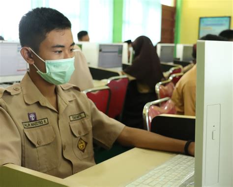 Pelaksanaan Kegiatan Computer Based Tes CBT SNPDB MAN Insan Cendekia Sambas