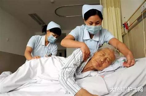 同是烂屁股 失禁性皮炎与压疮差别大